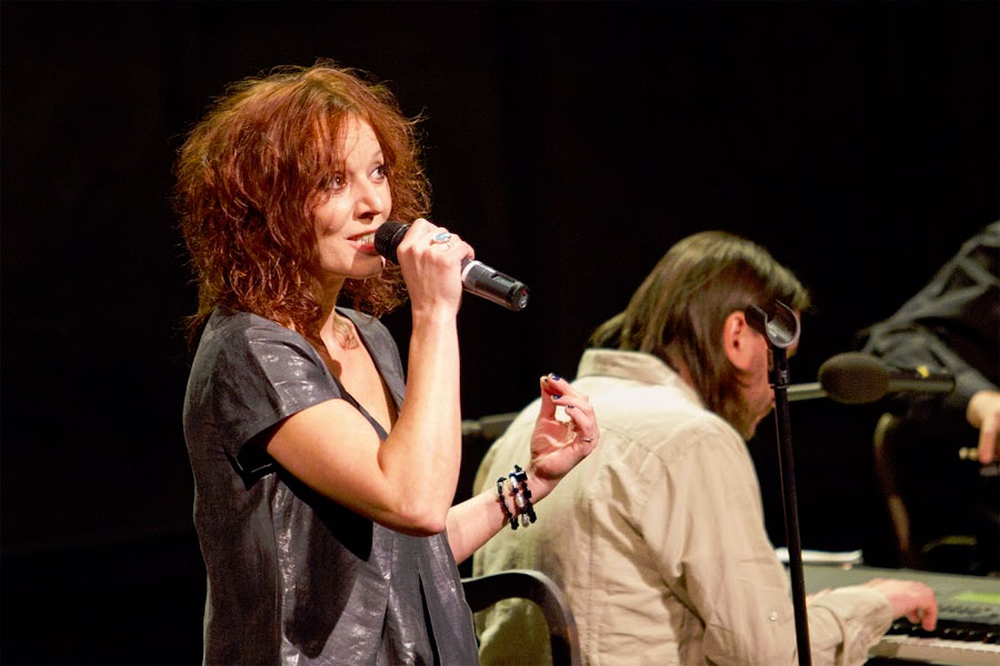 Kulturní portál – Szidi Tobias: Vánoční koncert – Hrají: Szidi Tobias ...